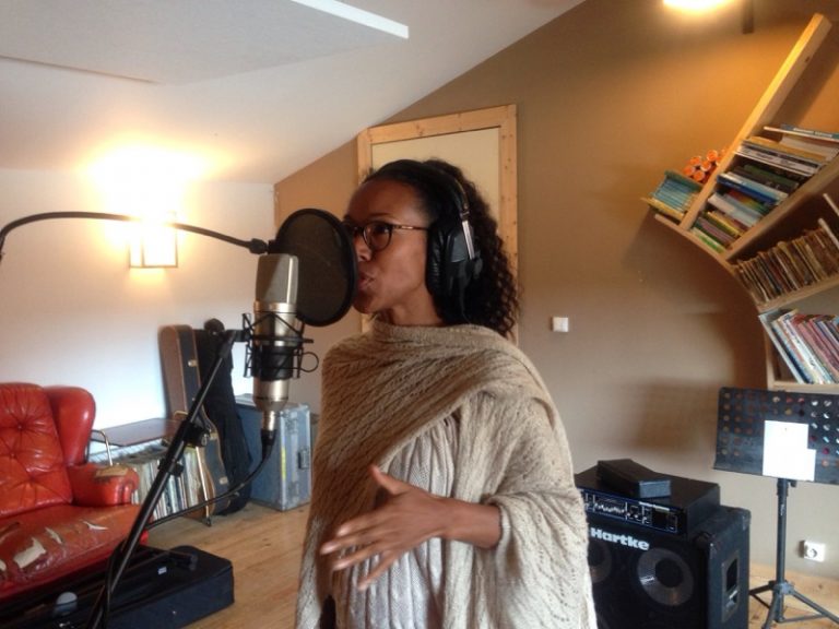 Myra-Maud – Entre Ciel et Terre – Groupe vocal gospel